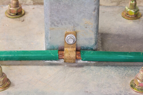 洗濯機にアース線がある理由は？付け外し方法やスッキリ見せるコツも | 家事 | オリーブオイルをひとまわし